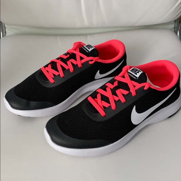 Nike | Shoes | Nike Flex Experience Rn7 Gs Blackwhite Pink | Poshmark
